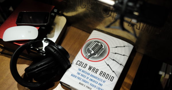 A Book for Experts and Students of Cold War History – Free Media Online
